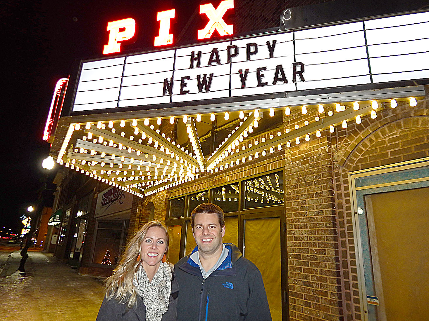 Sleepy Eye doctors bring theater marquee back to life | News, Sports ...